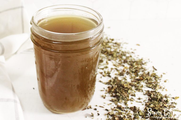 Homemade Comfrey Tea {Fertiliser for your Garden} - Simple Living ...